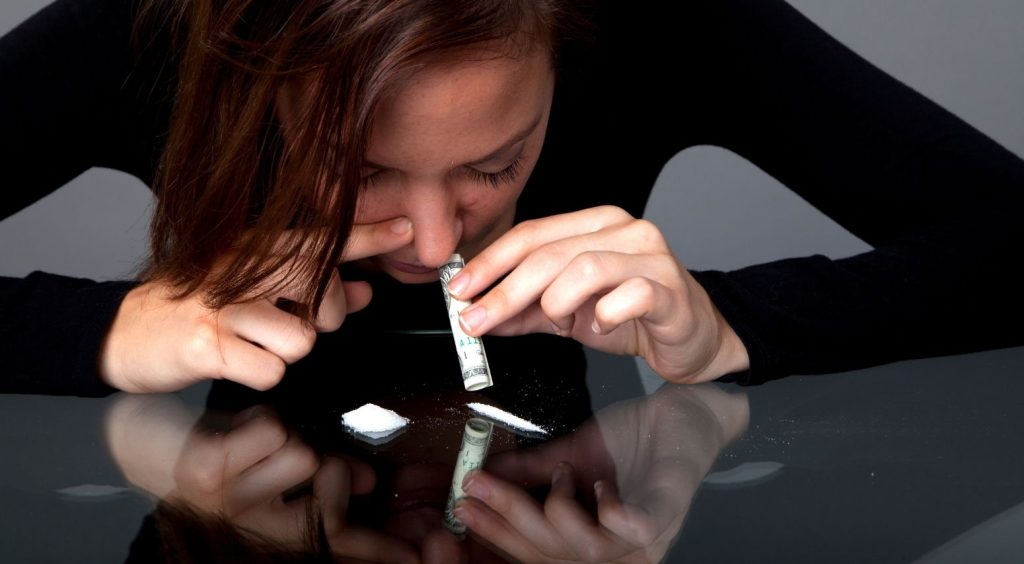 How to Care for Your Nose After You Have Taken a Snorting Coke ...